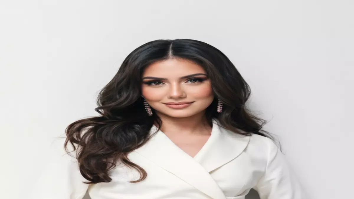 Jihan Shamseldin's Diamond Jewelry Stuns at "World Champion"... Behind ...